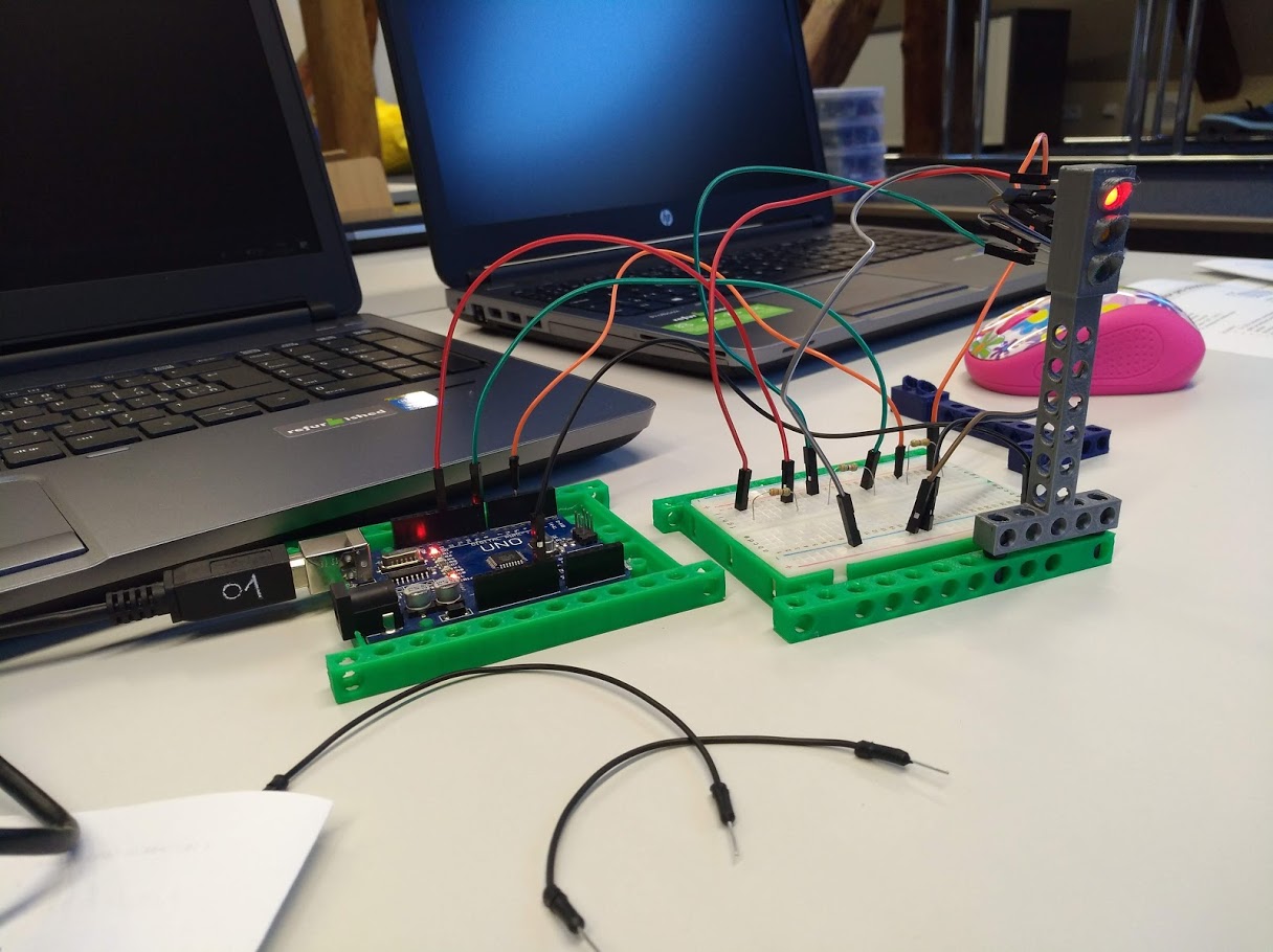 Navrhujeme a zapojujeme první Arduino projekty – Arduino Day 2024 ...